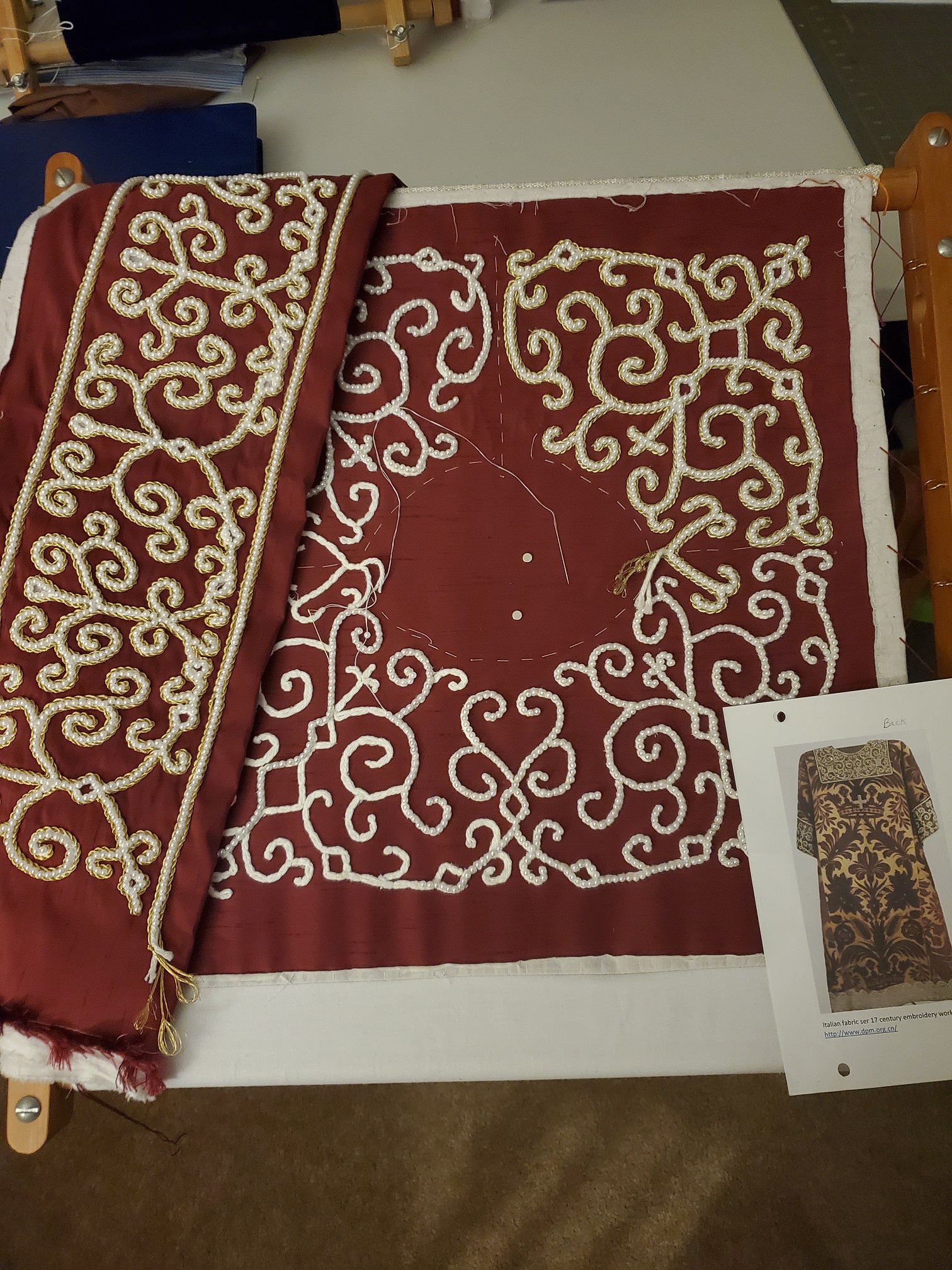 russian collars – Office of the Minister of Arts & Sciences